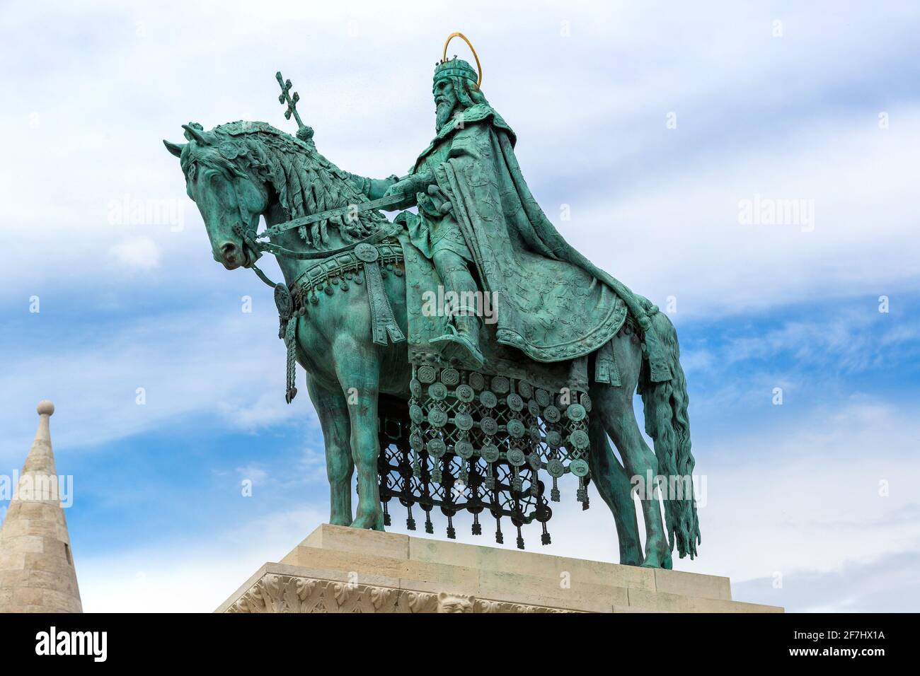 Statue of stephen i of hungary in buda castle hi-res stock photography ...