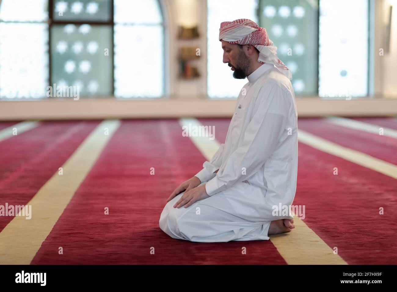 muslim prayer inside the mosque Stock Photo - Alamy