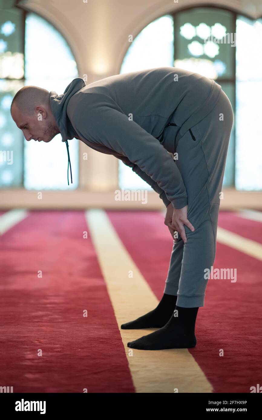 muslim prayer inside the mosque Stock Photo - Alamy