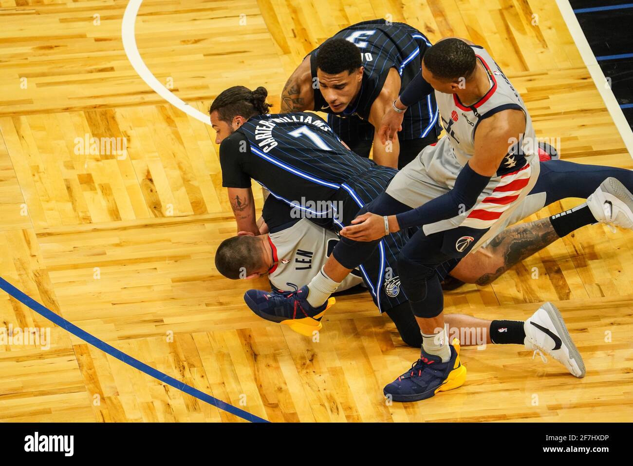 Basketball referee fight hi-res stock photography and images - Alamy