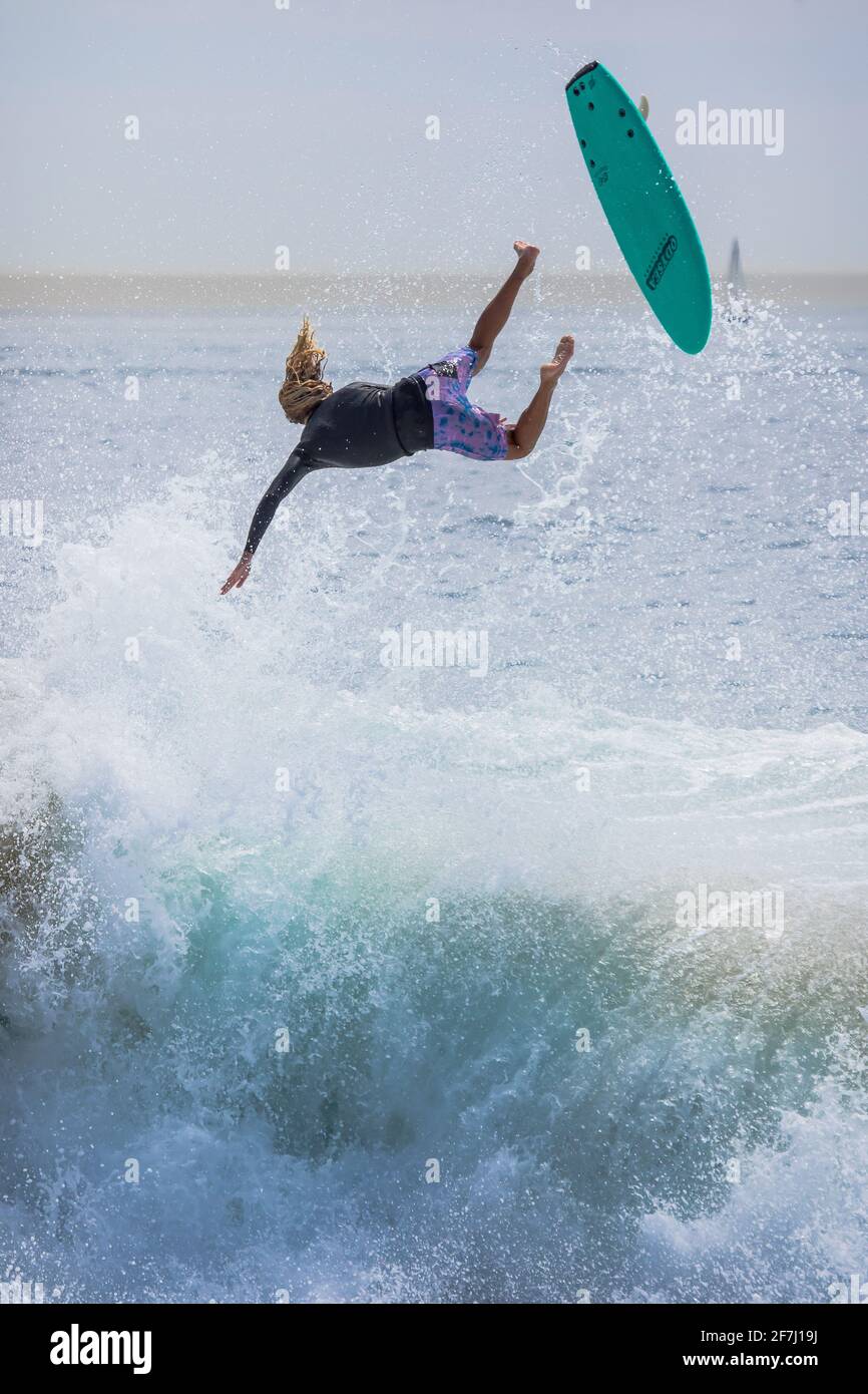 Skimboarding tricks hi-res stock photography and images - Alamy