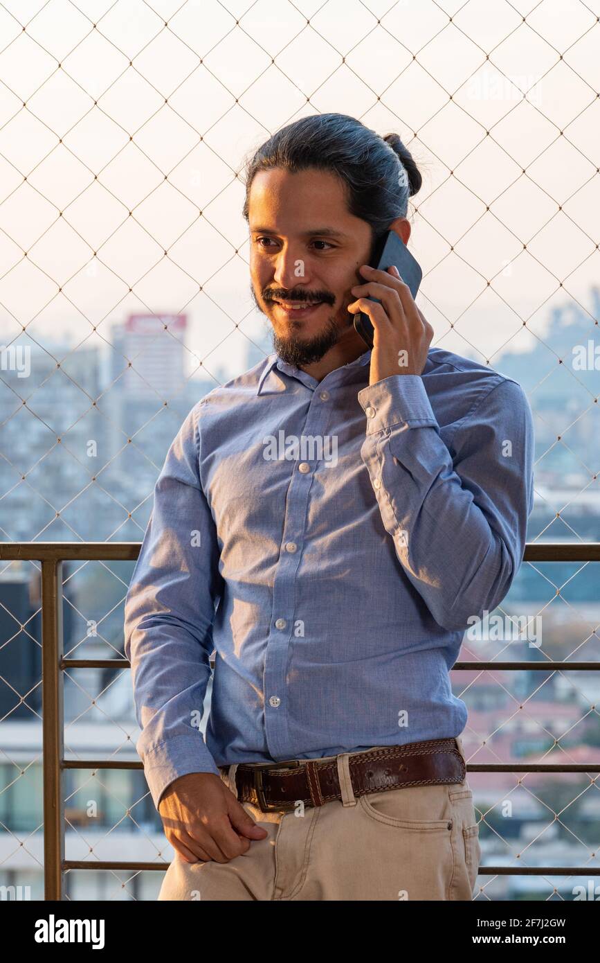Businessman using modern smartphone standing hi-res stock photography ...