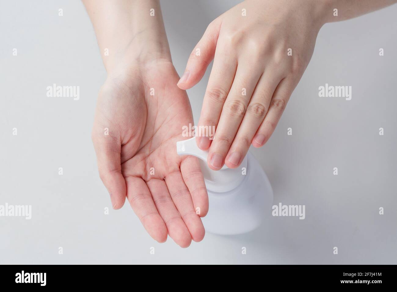 how to wash hands, white background Stock Photo - Alamy