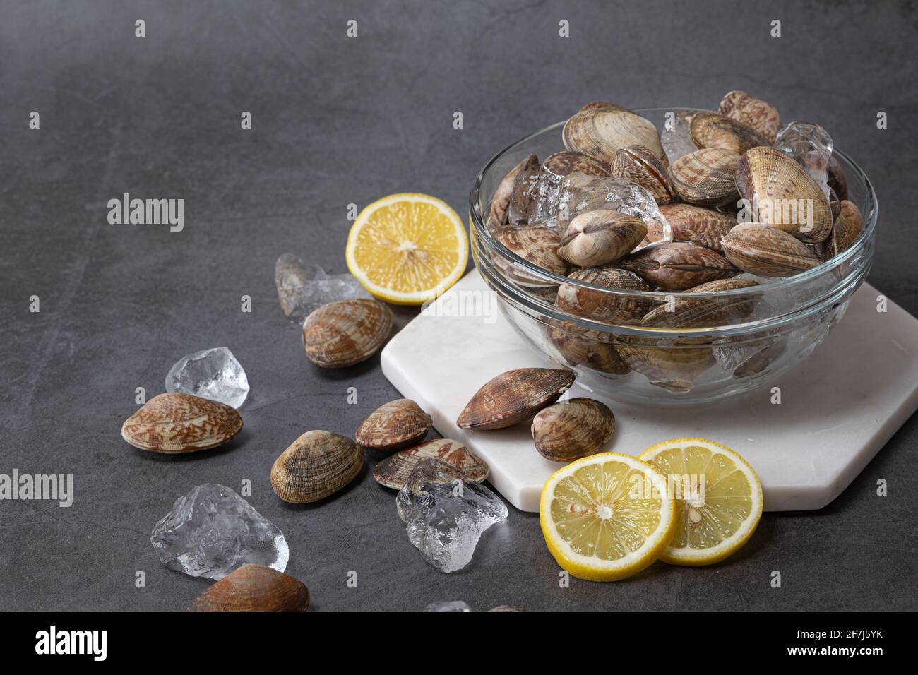 Manila container hi-res stock photography and images - Alamy