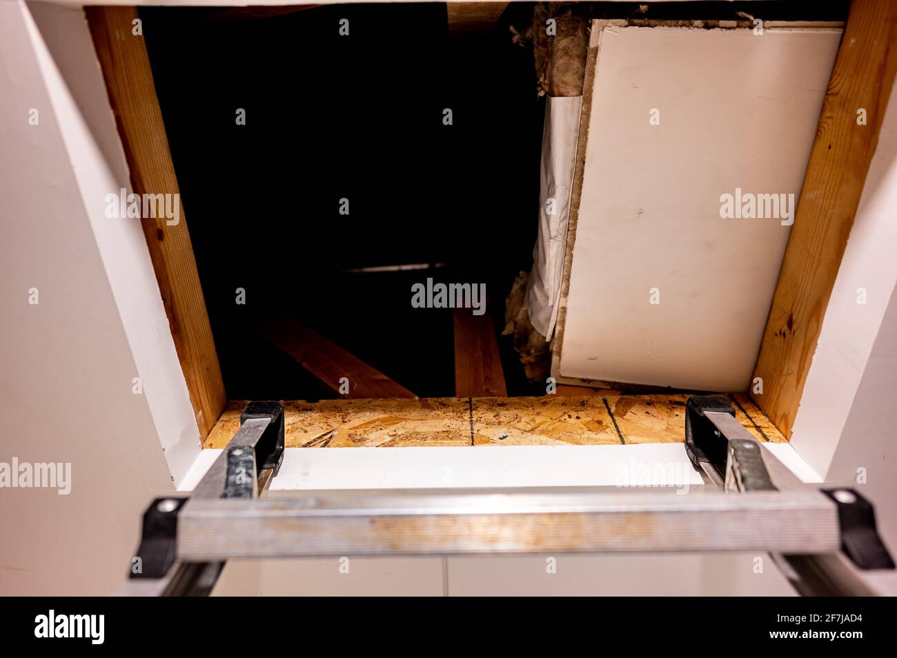 Crawl space repair hi-res stock photography and images - Alamy