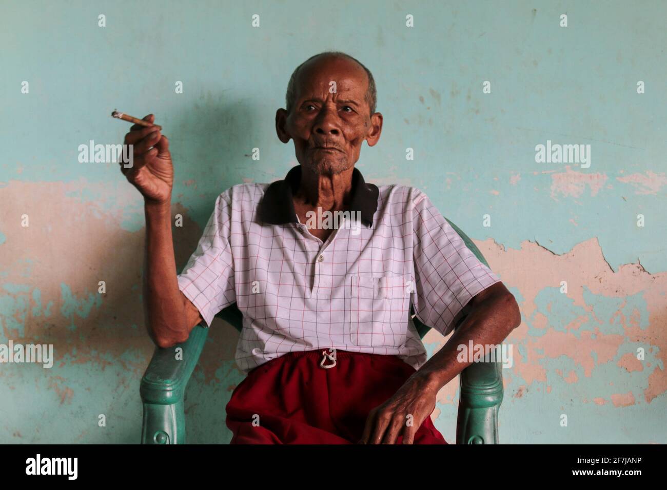 Javanese old man hi-res stock photography and images - Alamy