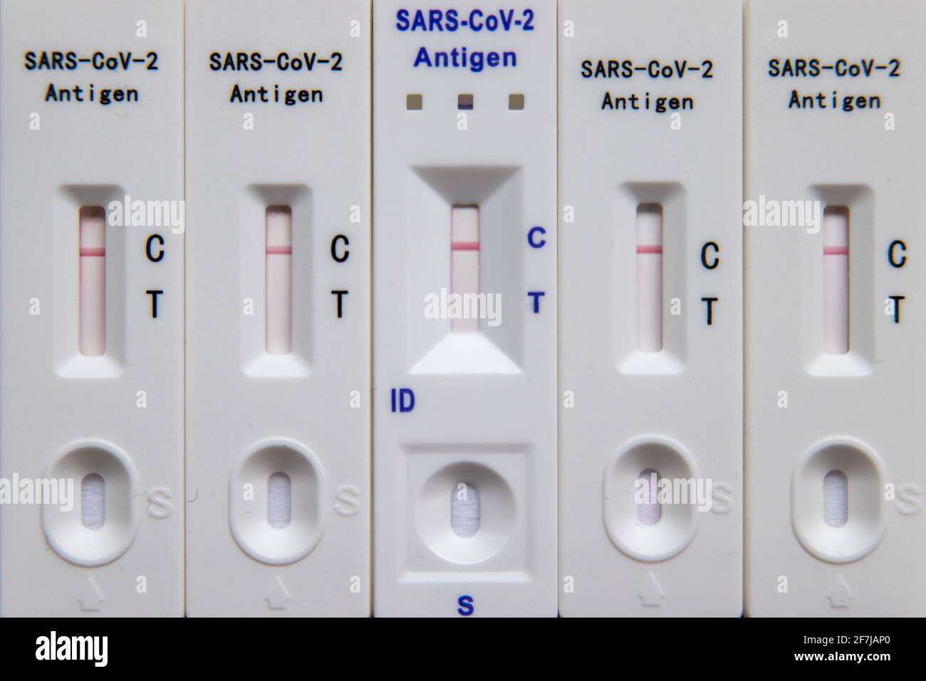 Finnentrop, Germany. 07th Apr, 2021. Several test cassettes of Covid-19 ...