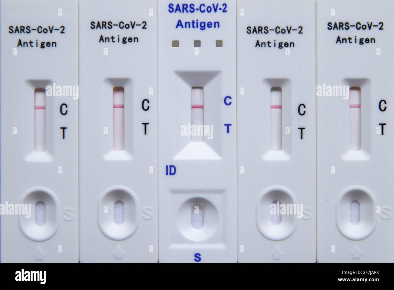 Finnentrop, Germany. 07th Apr, 2021. Several test cassettes of Covid-19 ...
