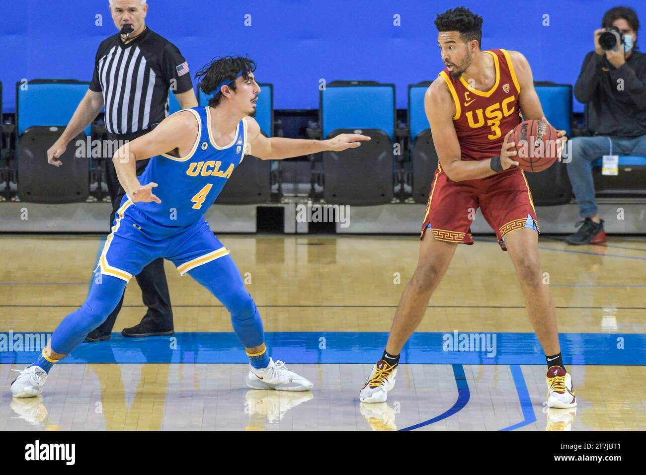 UCLA Bruins guard Jaime Jaquez Jr. (4) defends Southern California ...
