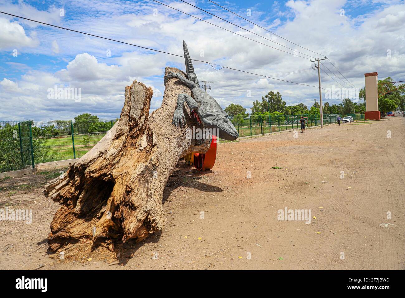 Esculturas gigantes hi-res stock photography and images - Alamy