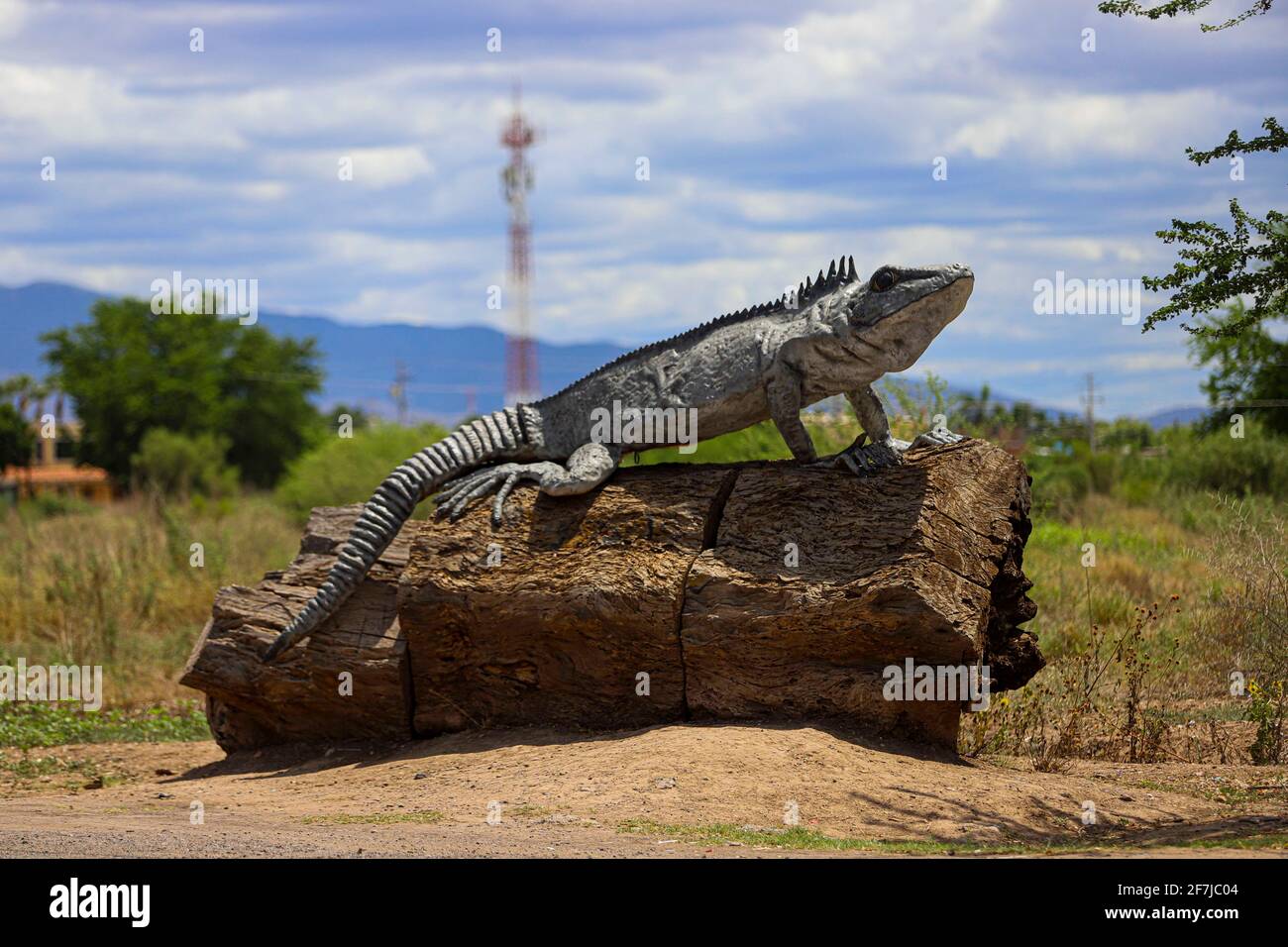 Esculturas gigantes hi-res stock photography and images - Alamy