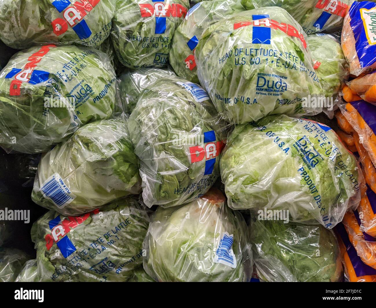 Supermarket lettuce hi-res stock photography and images - Alamy