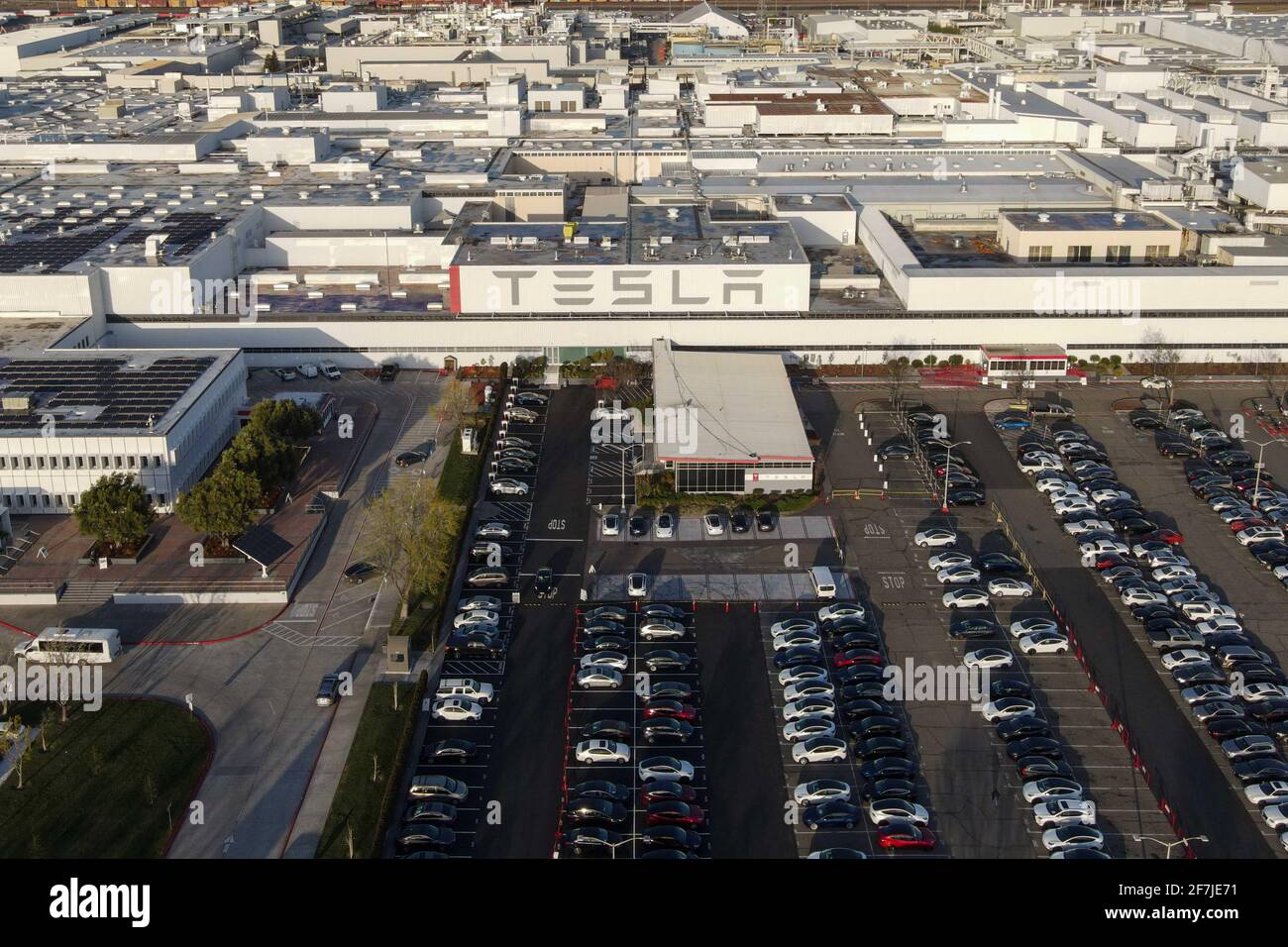 Tesla hq hi-res stock photography and images - Alamy