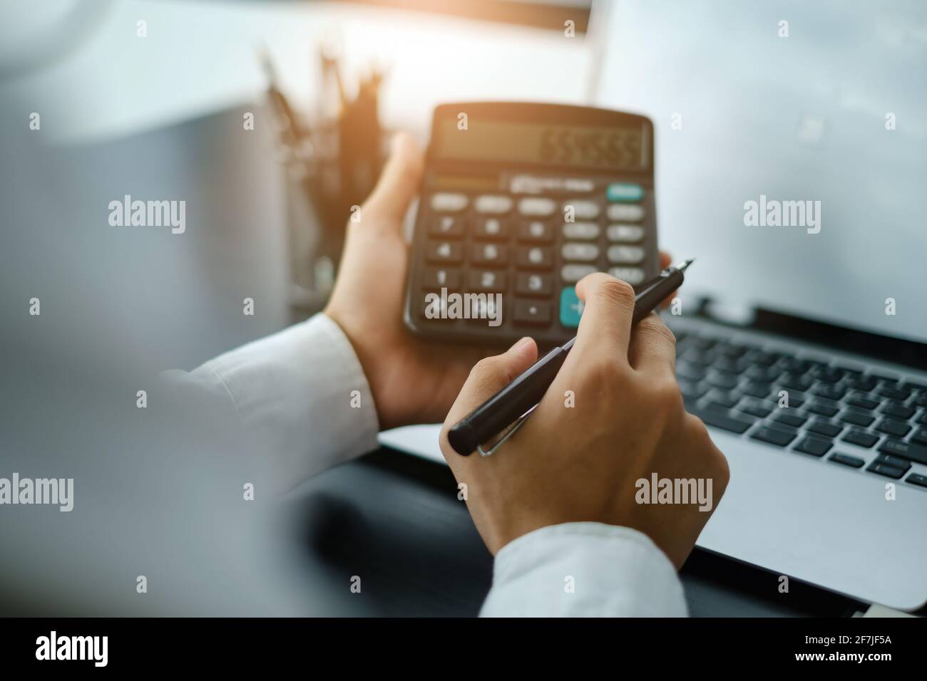 Calculating graph hi-res stock photography and images - Alamy
