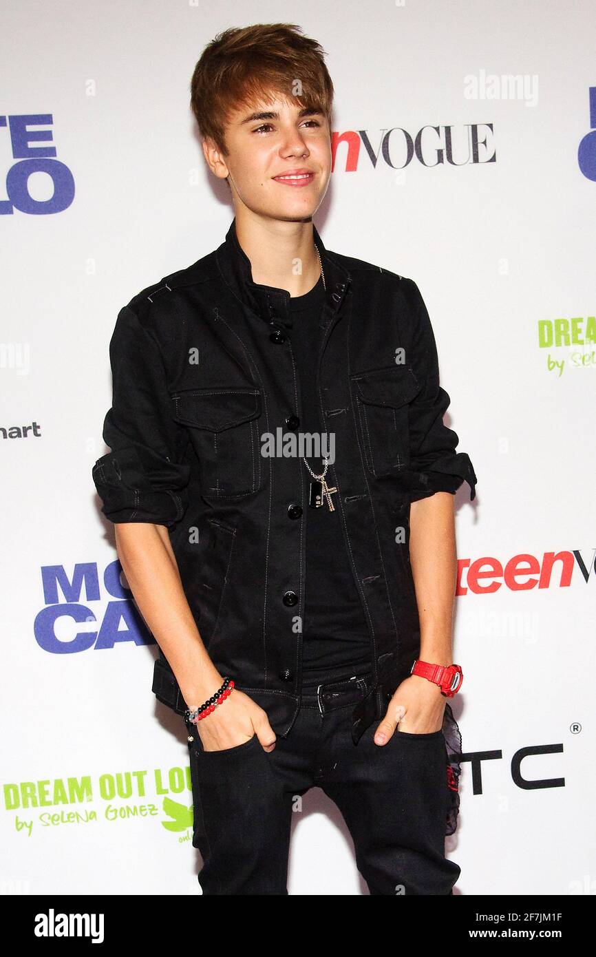 Justin Bieber 2011 Smiling