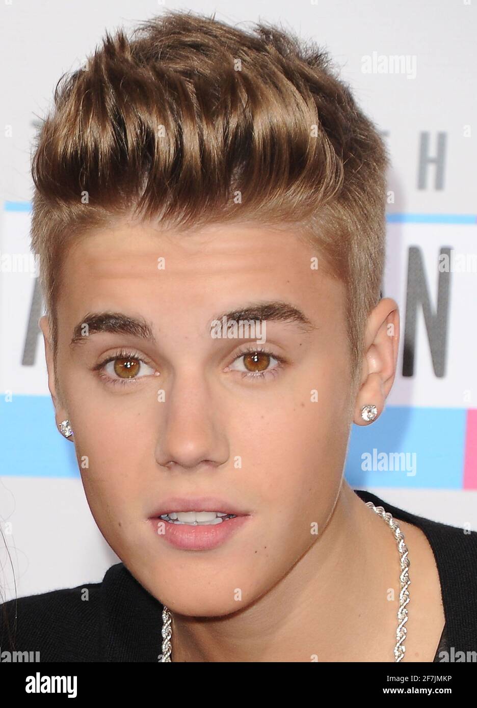 LOS ANGELES, CA - NOVEMBER 18: Justin Bieber at The 40th Annual ...