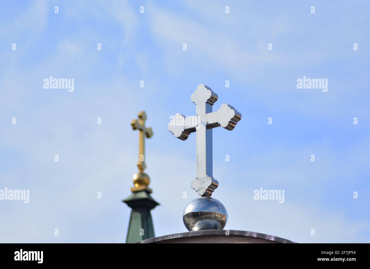 Metal crosses hi-res stock photography and images - Alamy