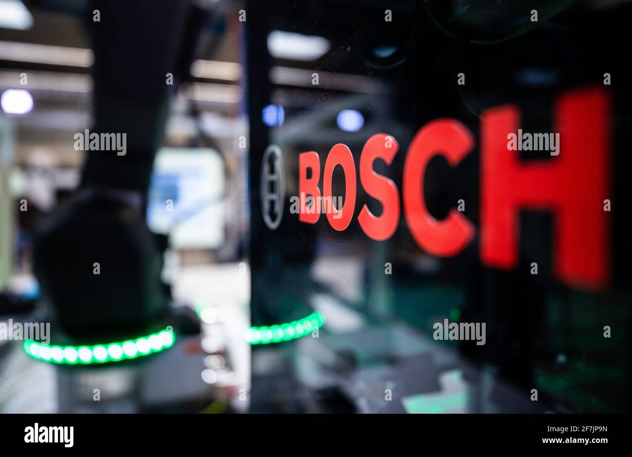 06 April 2021, Baden-Wuerttemberg, Stuttgart: The Bosch company logo ...