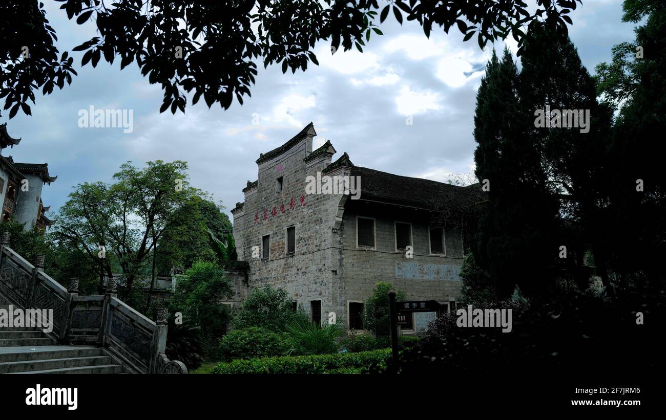 Old green building hi-res stock photography and images - Alamy