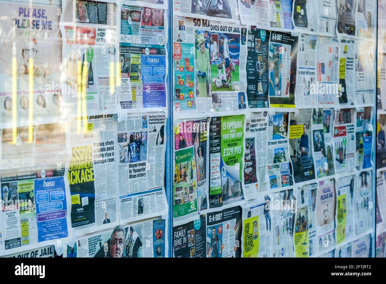 Covered newspapers hi-res stock photography and images - Alamy