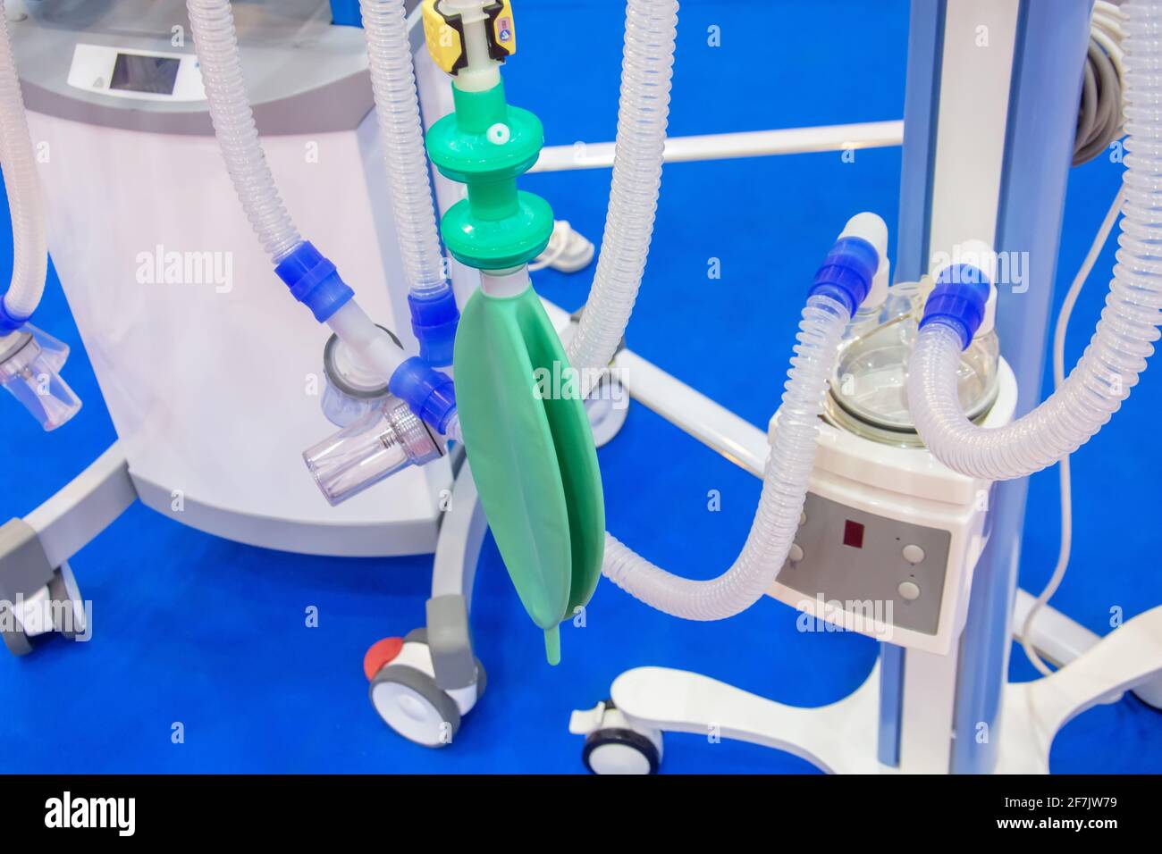 Resuscitation ward hospital hi-res stock photography and images - Alamy