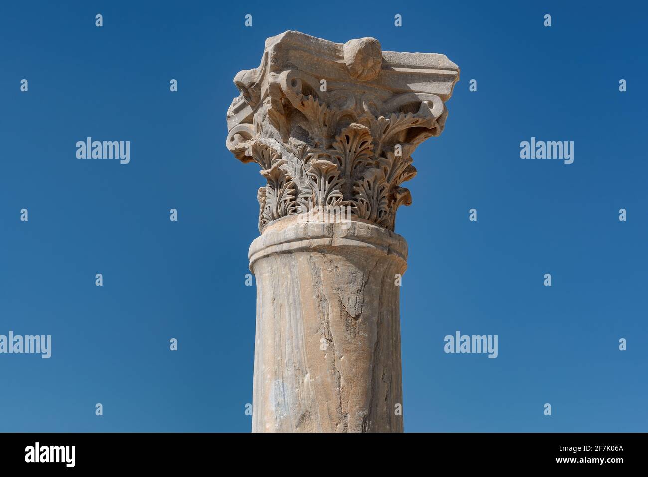 Ancient roman column pillar hi-res stock photography and images - Alamy