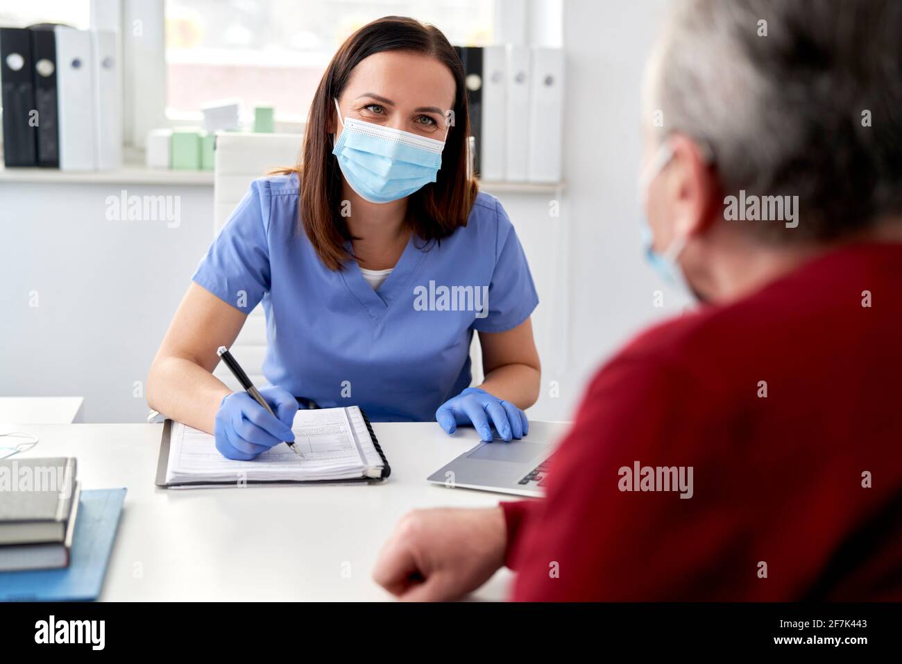 Medical interview hi-res stock photography and images - Alamy