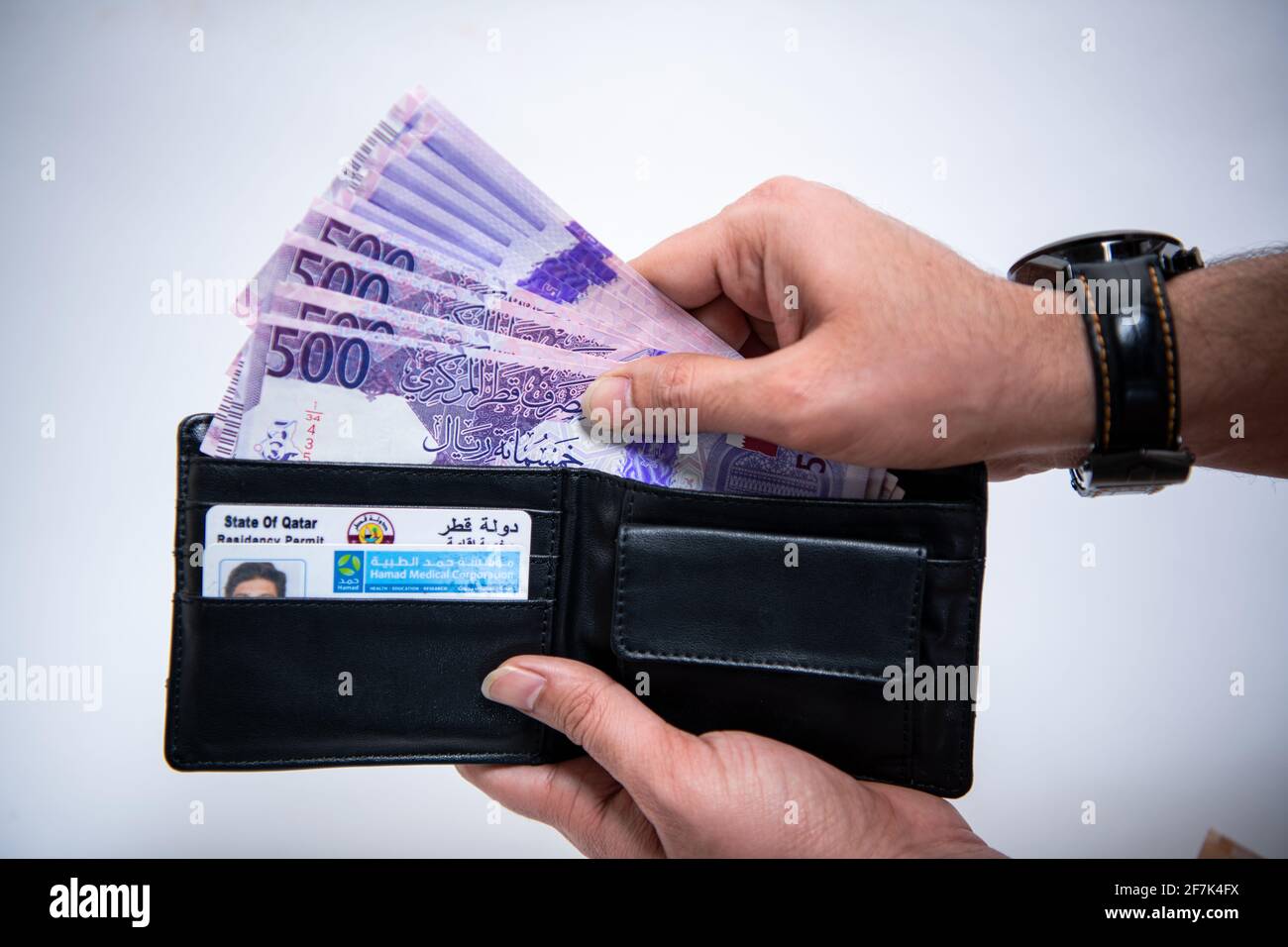 500 riyal qatari hi-res stock photography and images - Alamy
