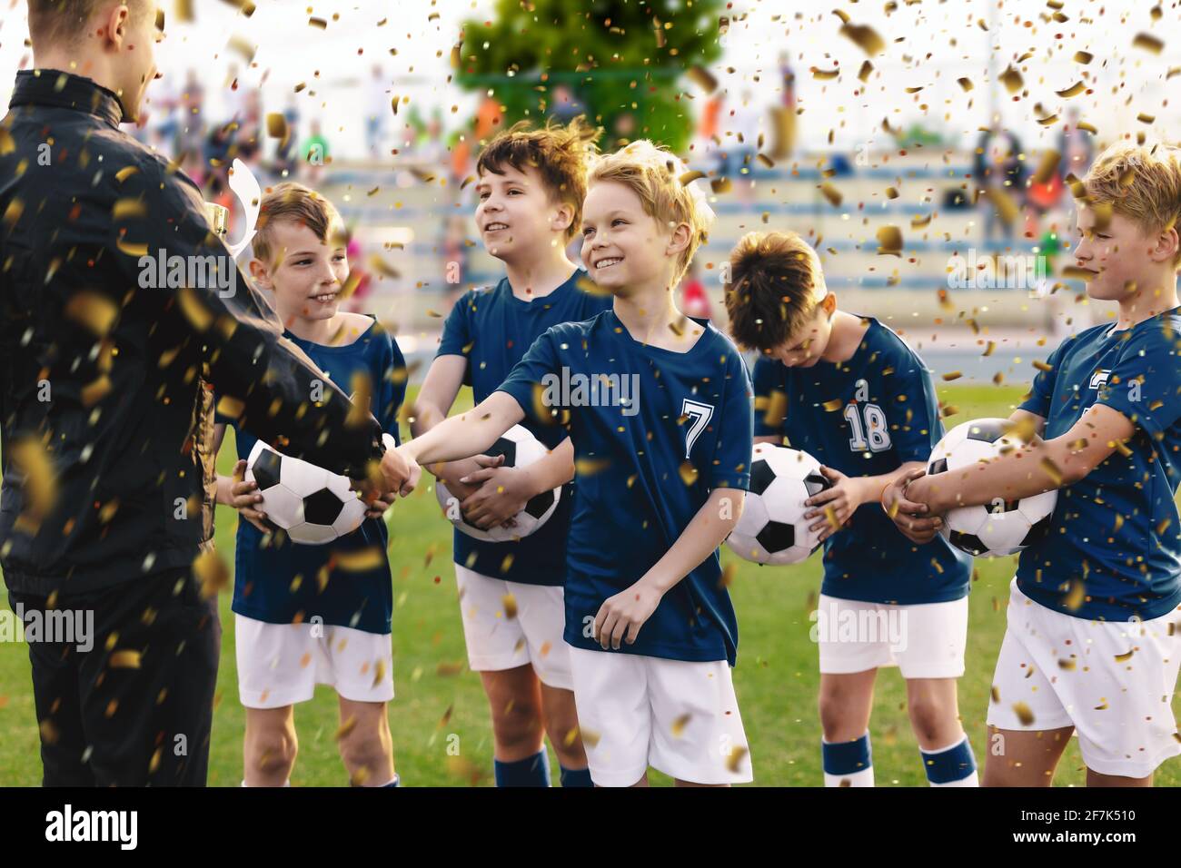Children sports congratulating hi-res stock photography and images - Alamy