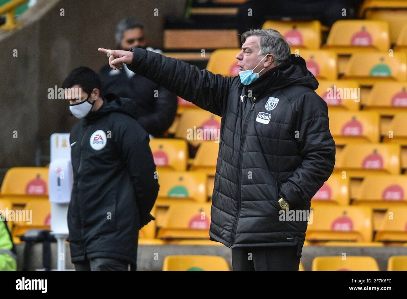 Sam Allardyce manager of West Bromwich Albion gives his team ...
