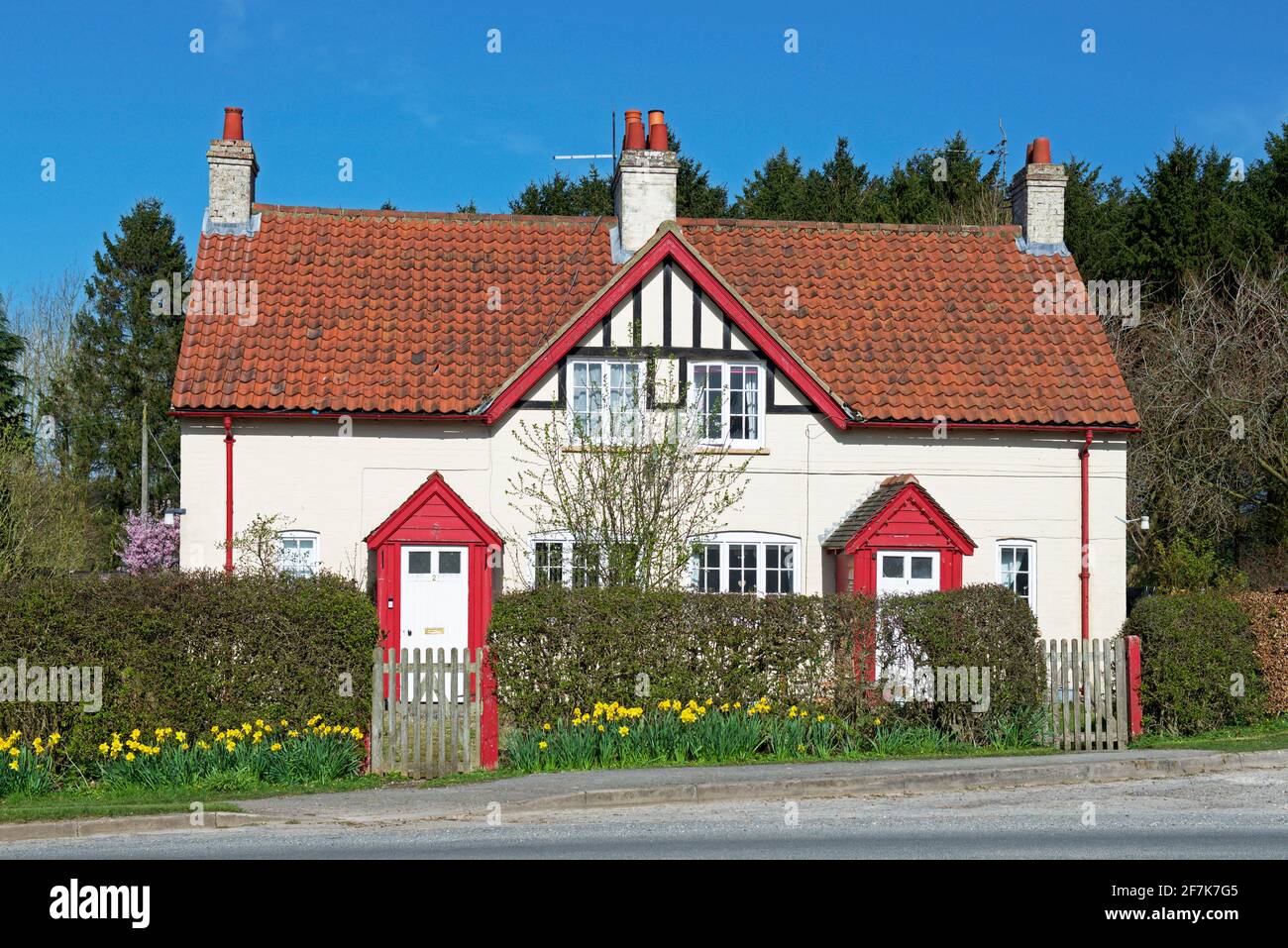 Houses in the estate village of Sledmere, East Yorkshire, England UK ...