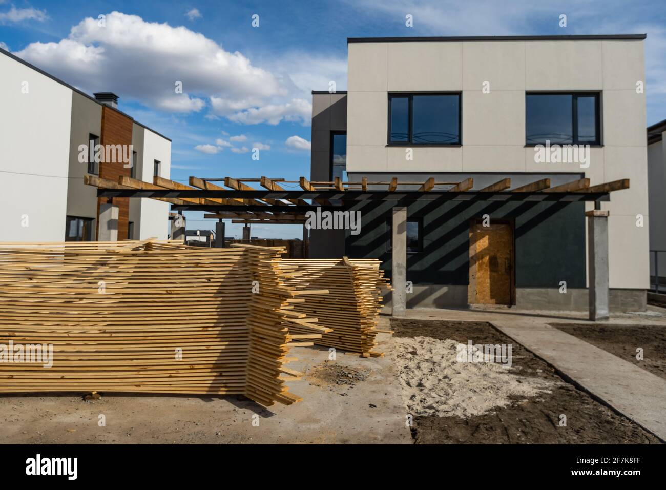 Building Construction Site in progress to new house Stock Photo - Alamy