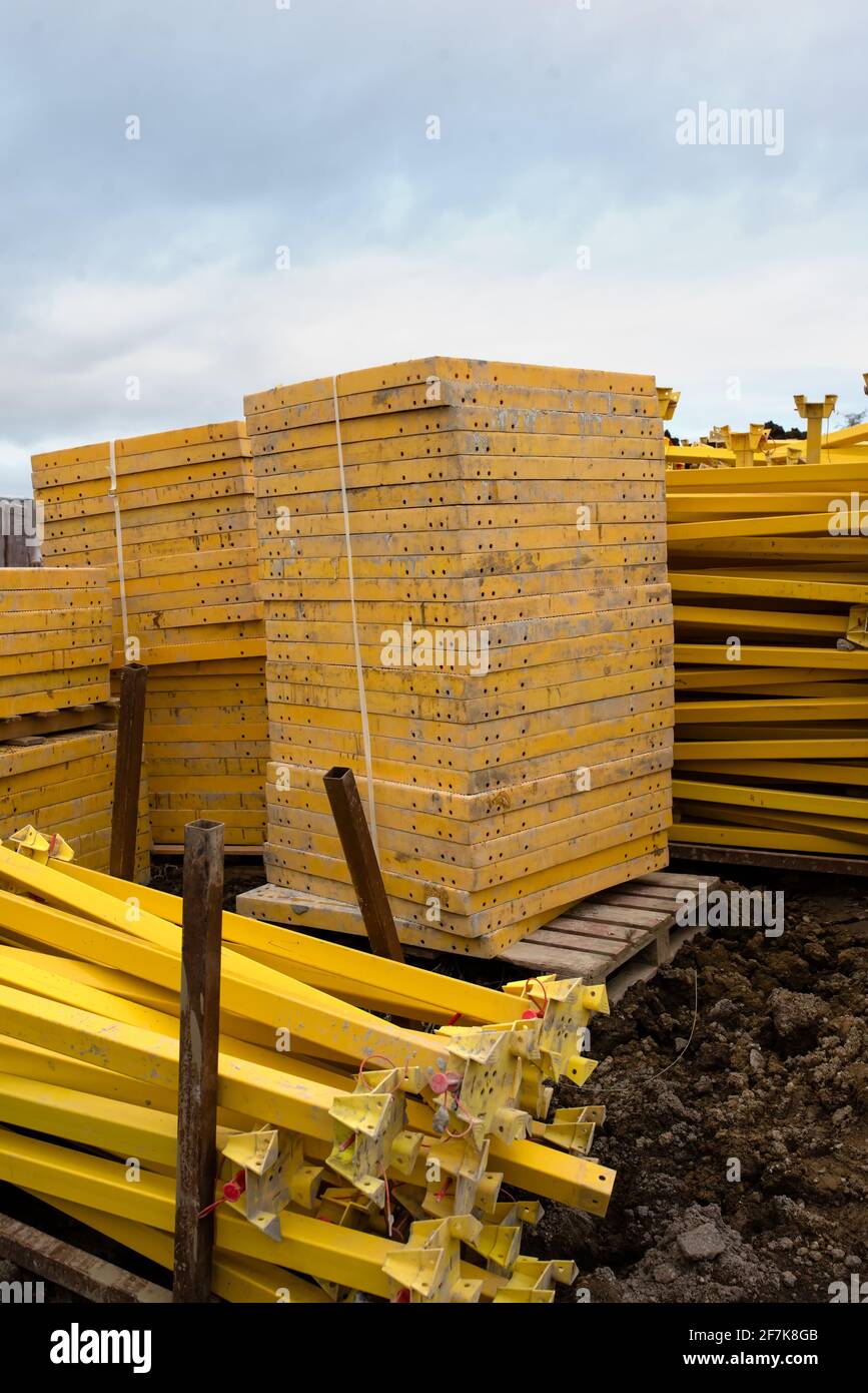 Formwork form work concrete slab hi-res stock photography and images ...