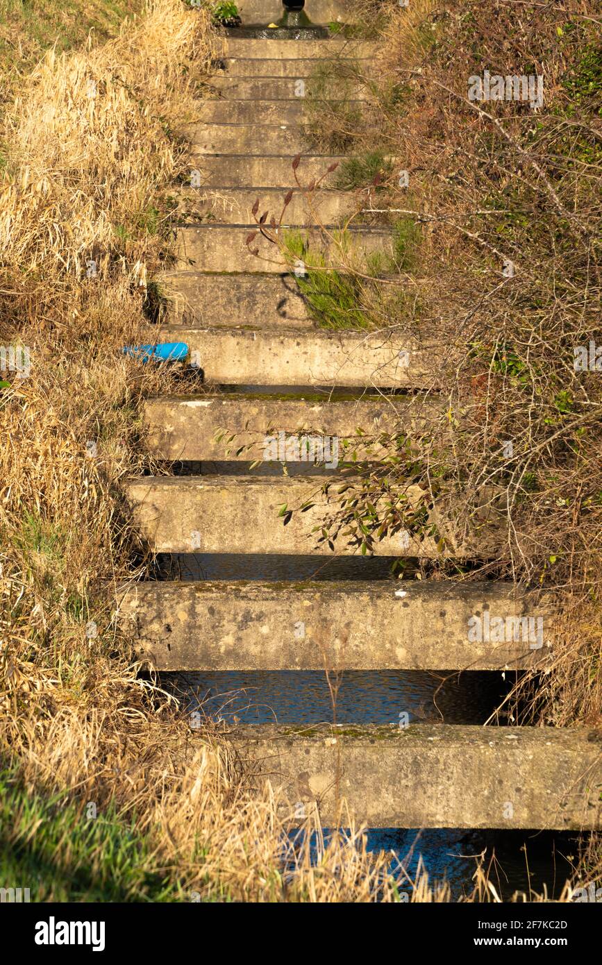 Culvert, beam support, open culverts, unusual civil construction ...