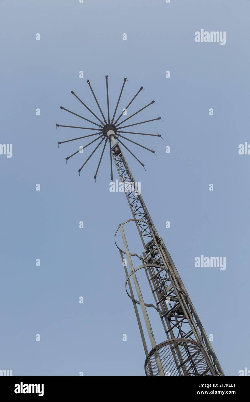 Aerial mast hi-res stock photography and images - Alamy