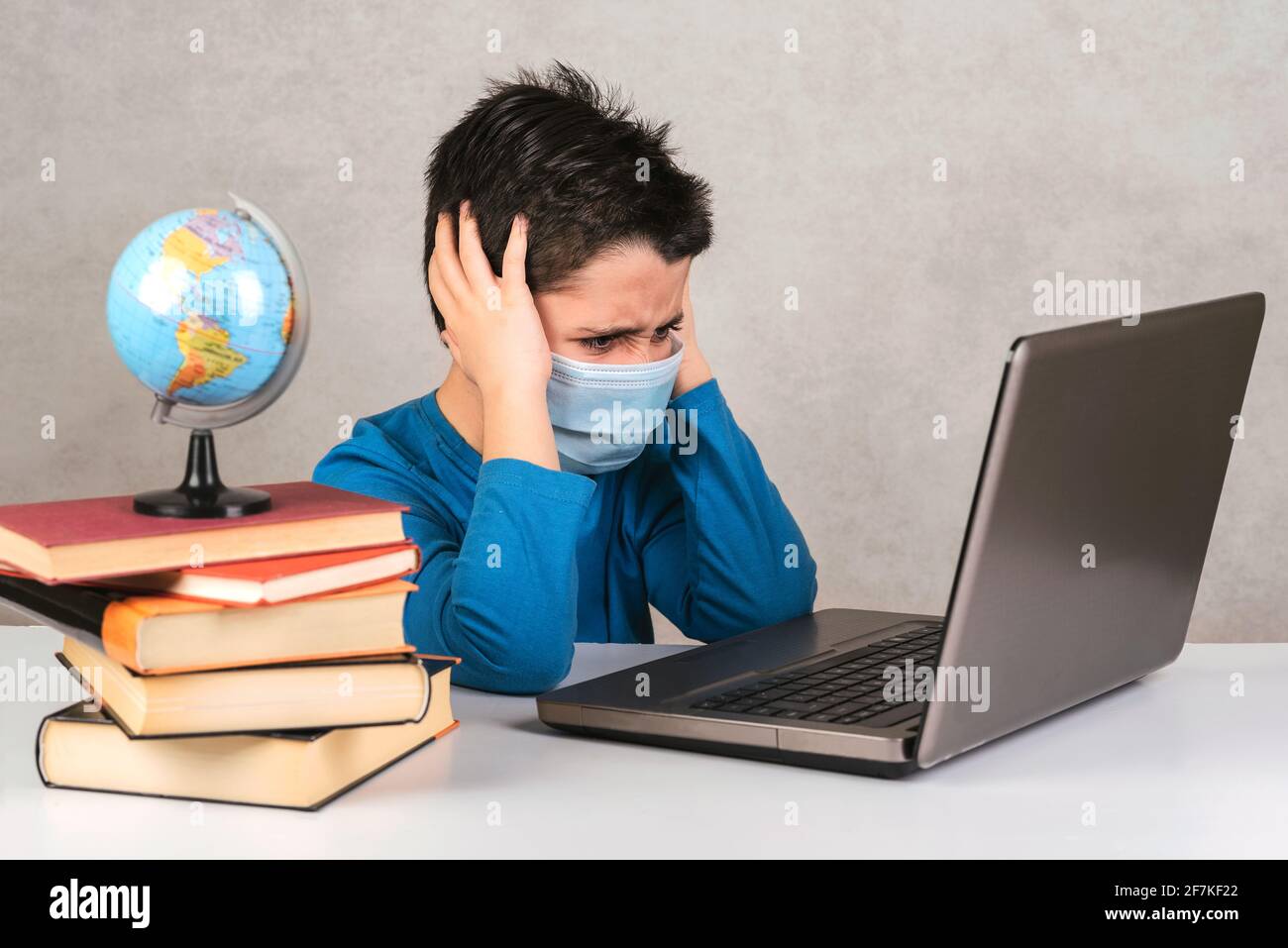 Student homework hi-res stock photography and images - Alamy