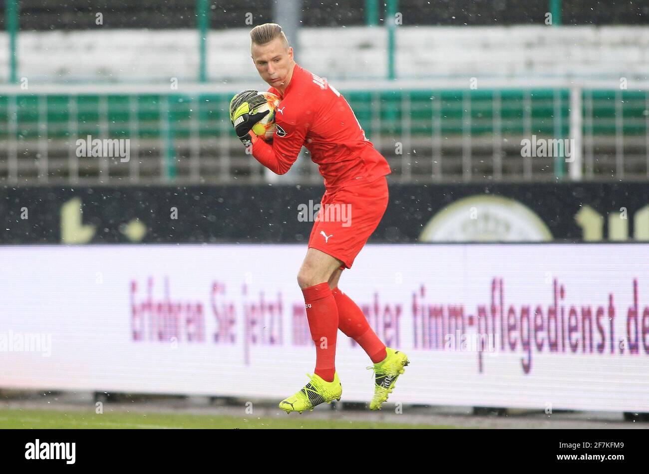 Luca unbehaun borussia dortmund ii hi-res stock photography and images ...