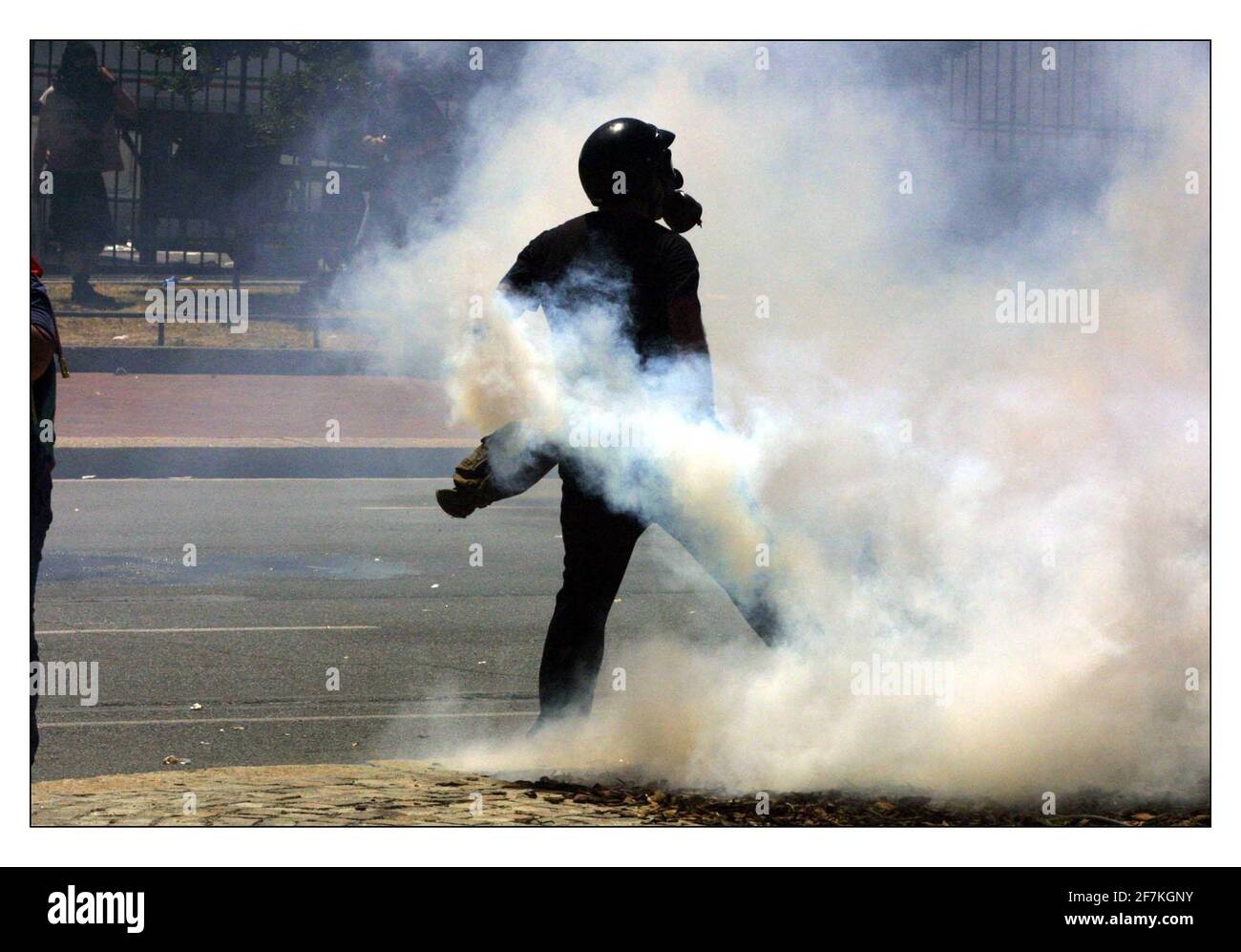 Riots on the streets of Genoa at the G8 summit Stock Photo - Alamy