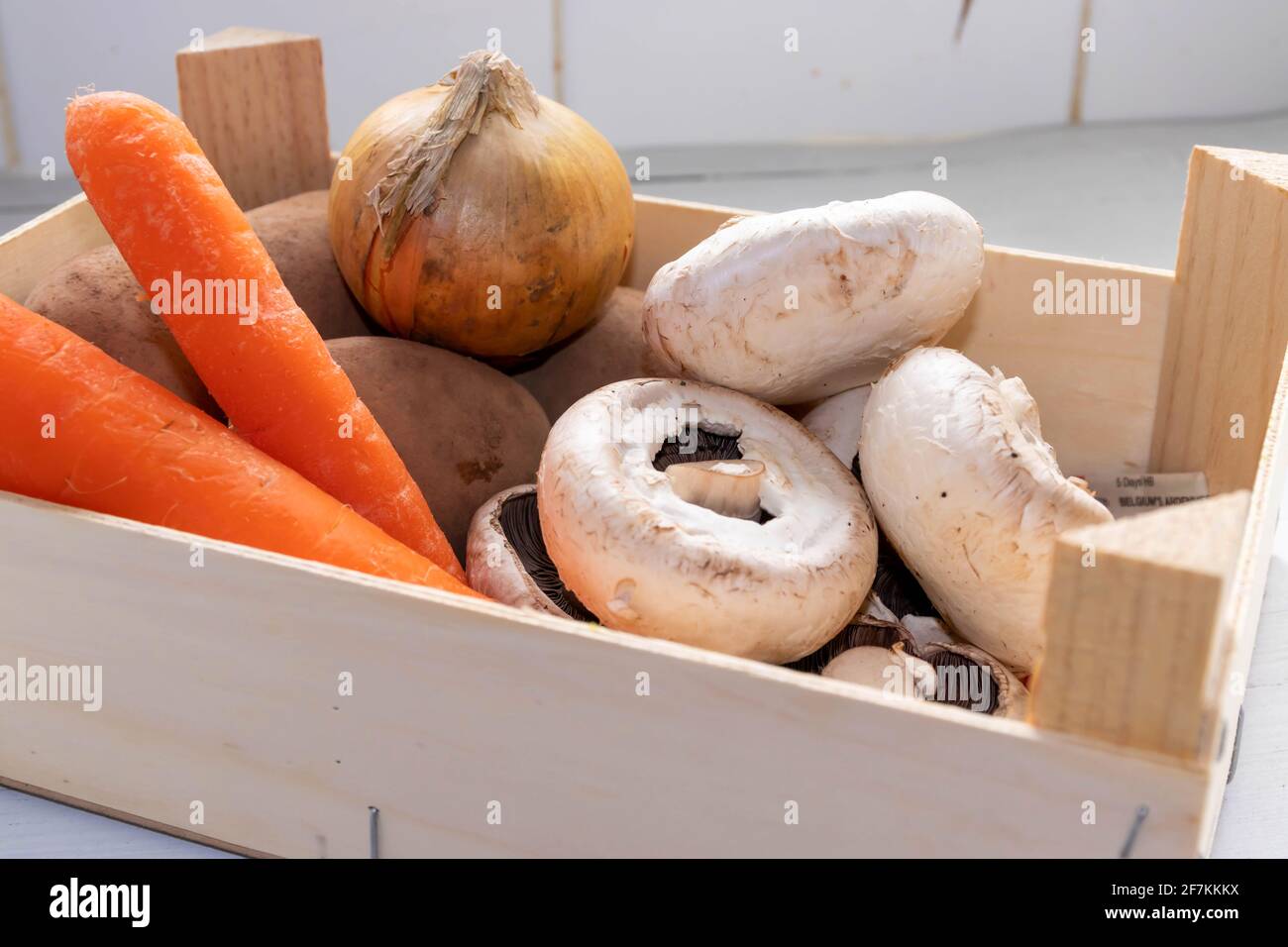 Variety of vegetables in crate hi-res stock photography and images - Alamy