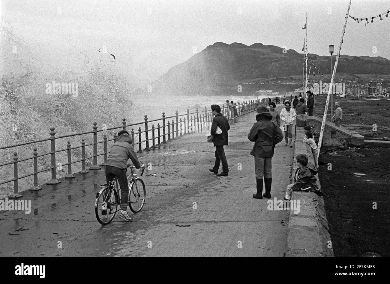 Bray seafront ireland hi-res stock photography and images - Alamy