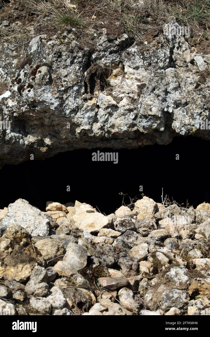 Stone crevice hi-res stock photography and images - Alamy