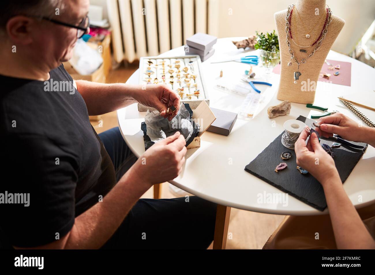 Man crafting woman hi-res stock photography and images - Alamy