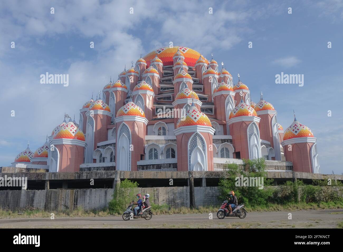 99 domes mosque hi-res stock photography and images - Alamy