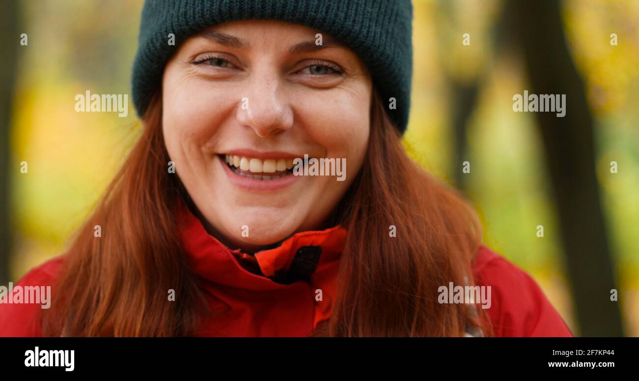 Girl smiles at camera hi-res stock photography and images - Alamy