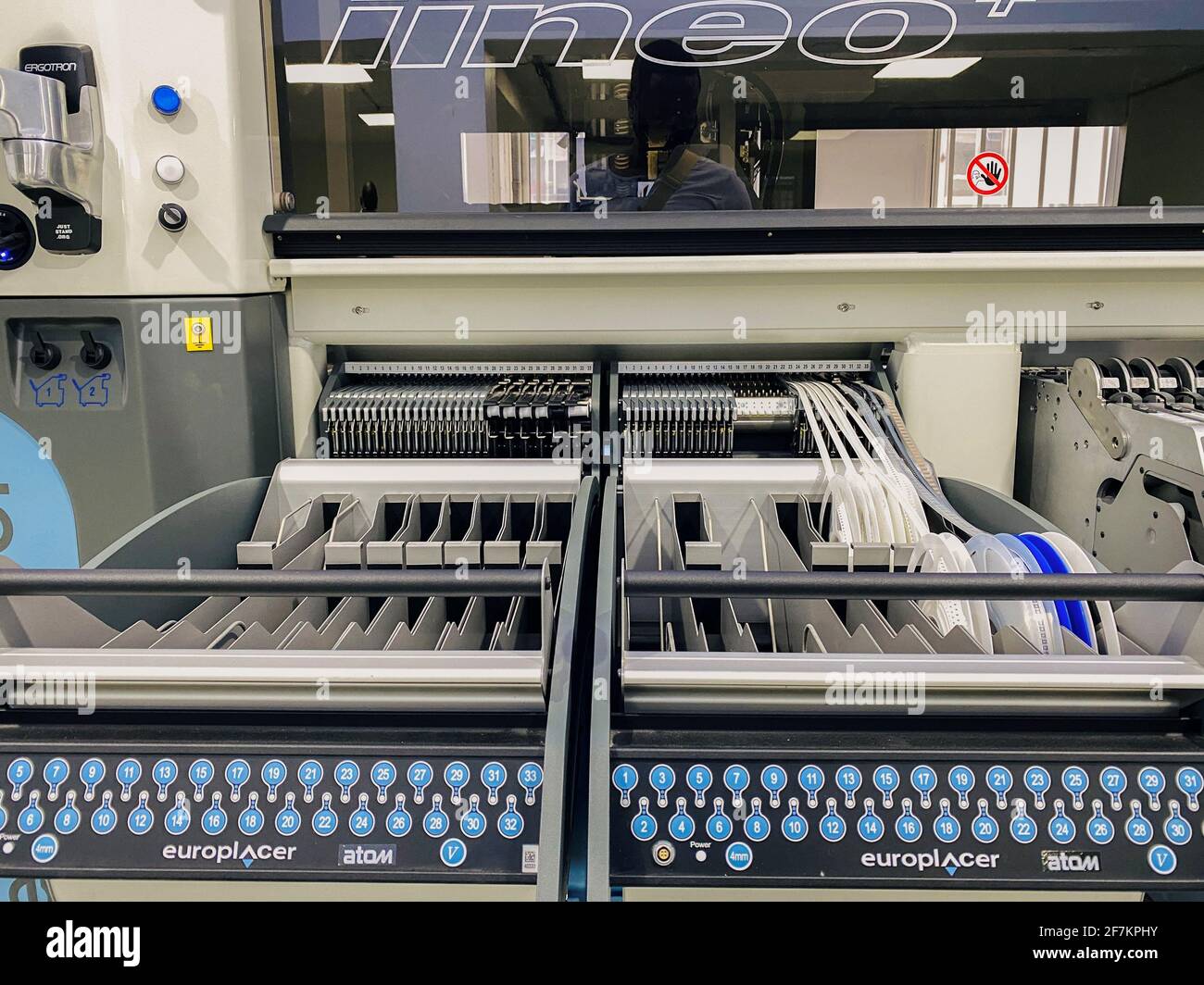 Surface mount technology smt hi-res stock photography and images - Alamy