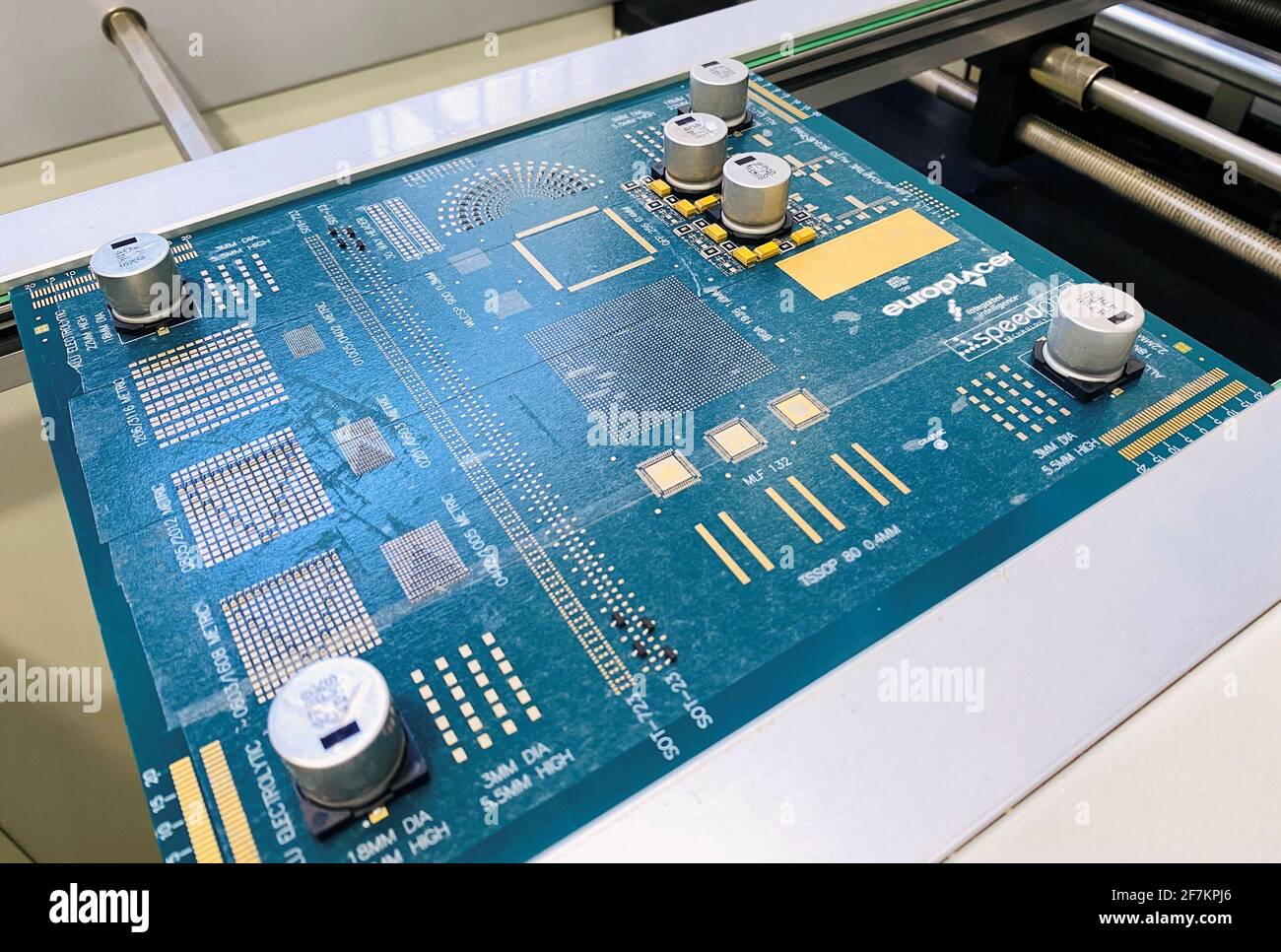 Smt components hi-res stock photography and images - Alamy