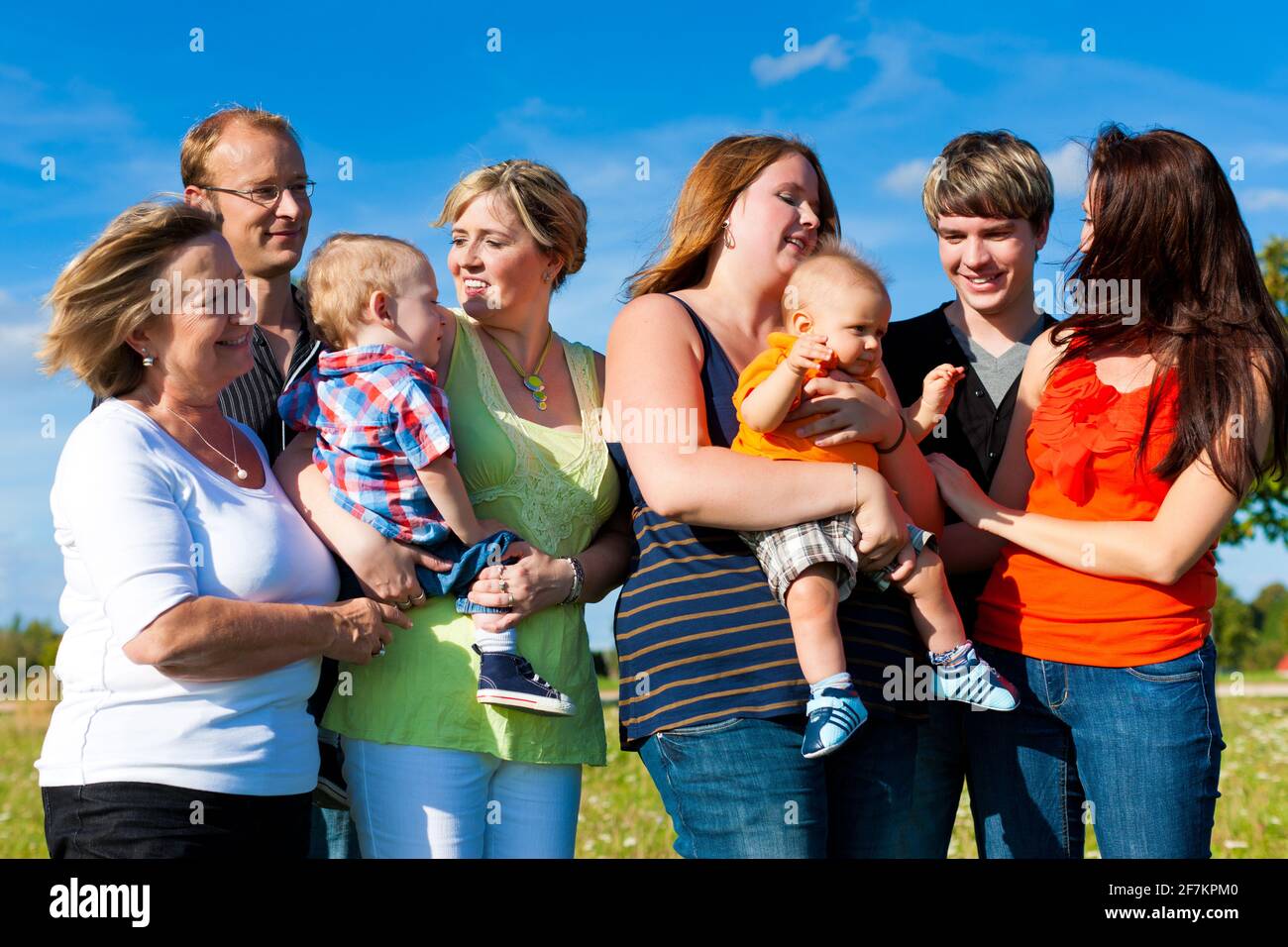 Extended family grandmother uncle aunt hi-res stock photography and ...
