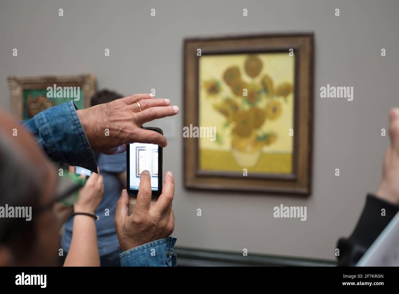 Van gogh tree of life hi-res stock photography and images - Alamy