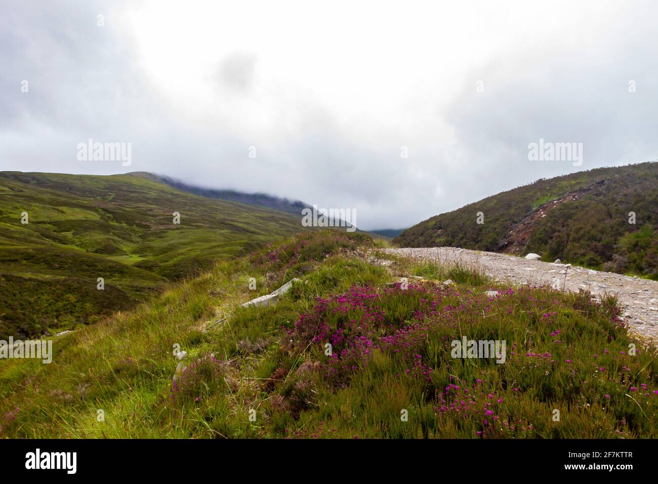 Gravel path slope mountain hi-res stock photography and images - Alamy