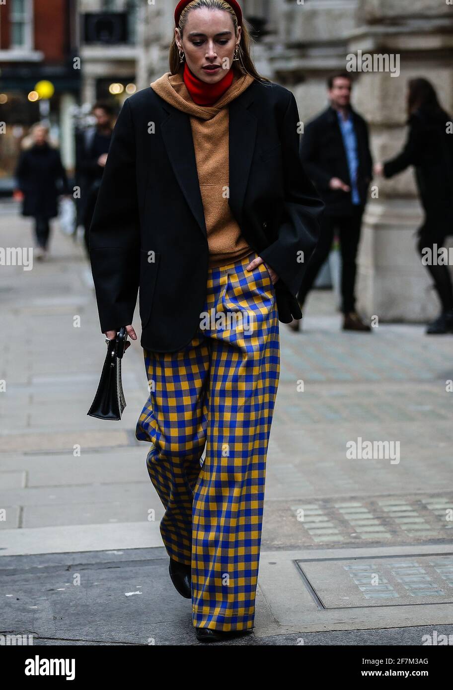 London pretty girls portrait hi-res stock photography and images - Alamy